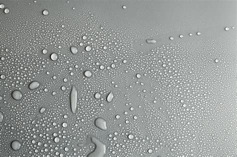 많은 수의 물이 떨어집니다 추상적인 배경 텍스처입니다 단단한 배경에 폭포 깨끗한 표면에 거품을 수집 빗방울 자연 사진의 시리즈 0명에 대한 스톡 사진 및 기타 이미지