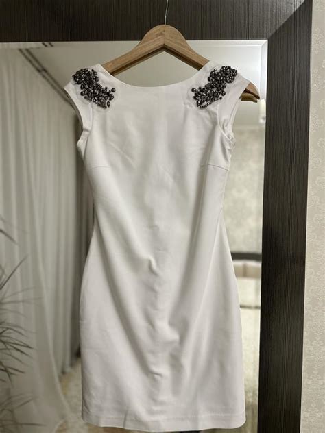 Нарядне біле плаття Zara — ціна 269 грн у каталозі Короткі сукні Купити жіночі речі за доступною
