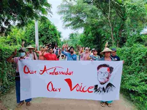 ရွာပေါင်းစုံ သပိတ် စစ်ကြောင်းက ဦးကျော်မိုးထွန်းကို သံအမတ်ကြီးအဖြစ် ဆက်လက် ထားရှိရေး ချီတက် ဆန္ဒပ