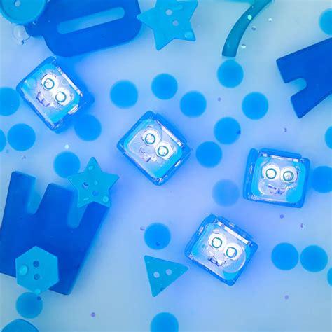 Glo Pals Light Up Cubes Leuchtendes Wasserspielzeug Aus Recyceltem