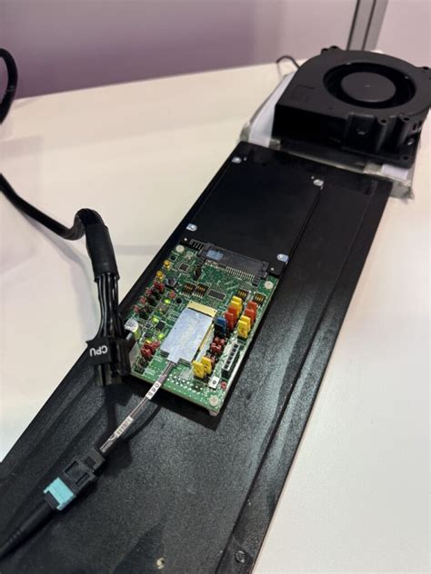 Kioxia Optical Interface Ssd Demoed At Fms 2024 Servethehome