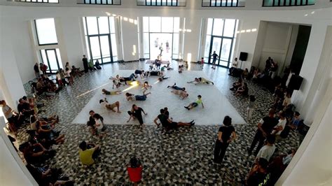 Waves 🌊 Performance Art Music Drawing Movement 🎨 🎶👦👨🏾‍🦳🧕 🌈 Interactiveart