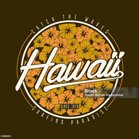하와이 티셔츠 타이포그래피 하와이 의류 디자인에 히비스커스 플라워가 있는 플로럴 서핑 프린트 서핑 테마를위한 티셔츠 그래픽 벡터 T 셔츠에 대한 스톡 벡터 아트 및 기타