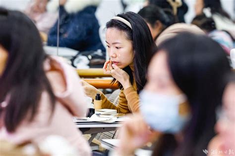 青年夜校热力十足 湖北日报新闻客户端
