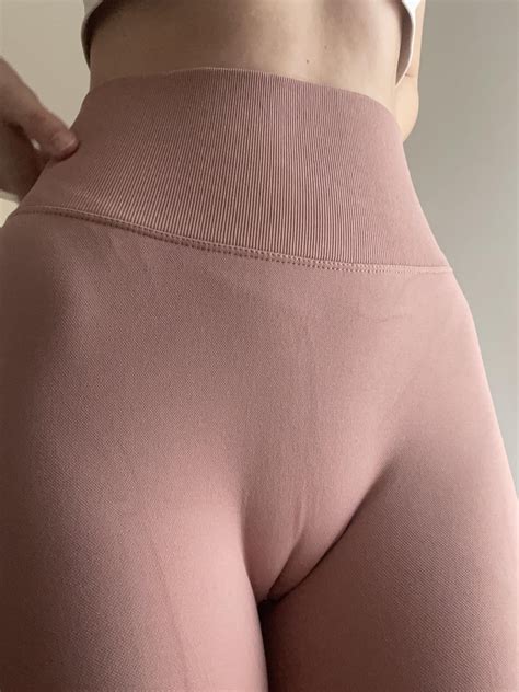 If I Wear This Leggings In The Gym Would You Stare At Me🤤 R