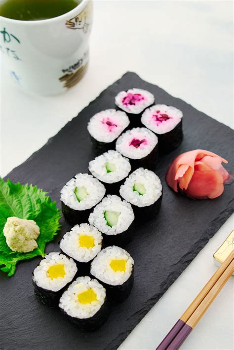 Oshinko Maki Roll Oshinko Roll Delivery In Nyc Raku Its Japanese