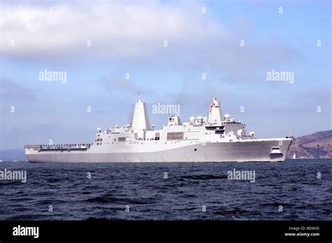 Uss Green Bay Lpd 20 A San Antonio Class Amphibious Transport Dock