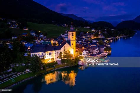 세인트 볼프강과 작은 마을 세인트 볼프강 임 잘츠캄메르구트 어퍼 오스트리아 오스트리아 유럽 장크트 볼프강 오스트리아에 대한 스톡 사진 및 기타 이미지 Istock