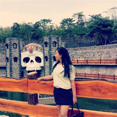 Tyas Nenii Emiillia Emilliatyas • Threads Say More