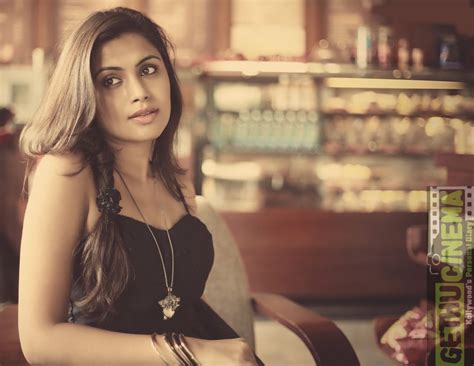 Actress Sonu Gowda Aka Shruthi Ramakrishna Latest Photos Gallery Gethu Cinema