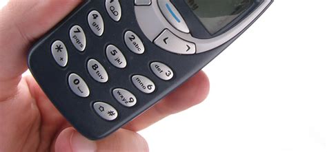 Мобилните телефони преди 25 години и днес Profit Bg