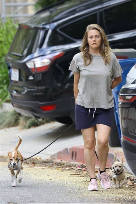 Alicia Silverstone Braless The Fappening Leaked Photos