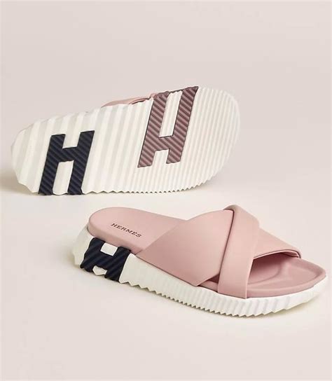 Шльопанці рожеві білі чорні — ціна 5550 грн у каталозі Шльопанці Купити жіночі речі за доступною