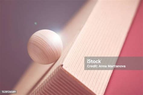 기하학적 도형의 차원 구성 질감 상자에 나무 원형입니다 복사 공간 추상적이고 정물화 비즈니스 선택적 초점 0명에 대한 스톡 사진