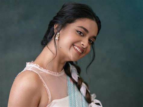 Keerthy Sureshs Ethnic And Elegant Looks As Raghu Thathas Kayalvizhi