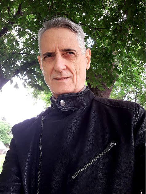 Ние не обещаваме качество Ние го гарантираме 5 години гаранция и на монтажа „Луксът не е