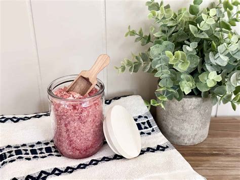 Peppermint Salt Scrub Easy Christmas Diy She Needs Coffee
