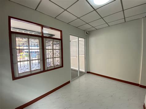 ขายทาวน์เฮ้าส์ถนนสุขุมวิท บางเมือง ซอยบุญศิริ ทำเลดีใกล้ รถไฟฟ้า Bts แต่งสวย รีโนเวทใหม่ทั้งหลัง