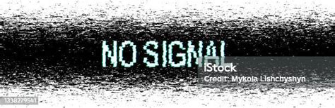 결함 효과가 있는 신호가 없습니다 사이버 보안을 코딩하고 해킹합니다 해킹 된 컴퓨터 화면 소음이 있는 추상적인 디지털 배경 개념에 대한 스톡 벡터 아트 및 기타 이미지