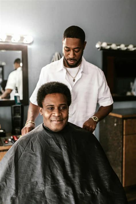 Mens Short Haircuts With Curly Hair And How To Choose The Modest Man