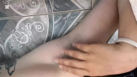 Une Arabe Aux Aisselles Poilues Suce Et Se Fait Baiser Les Aisselles Xhamster