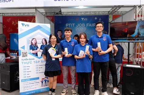 Vti Ng H Nh C Ng Sinh Vi N Ptit Trong Ng Y H I Vi C L M Vti Recruitment