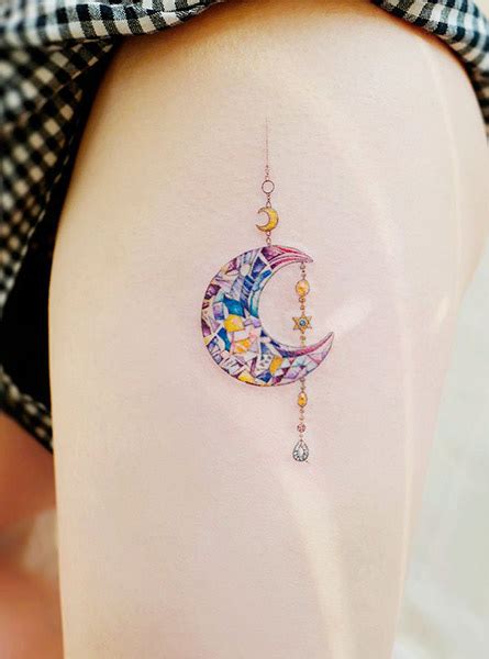 ۴۰ طرح تاتو ران پا زنانه و دخترانه شیک و زیبا آموزشگاه رز سرخ