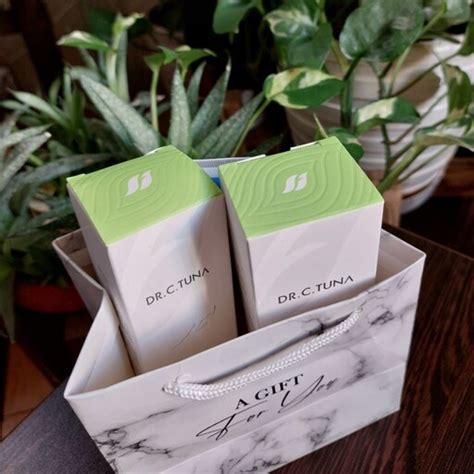 خرید و قیمت پک هدیه روز مادر شامل اسپری طبیعی آلوئه ورا و خمیردندان