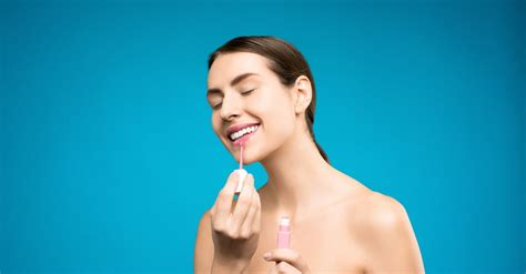 감은 눈 개인 관리 건강한 고립된 광점 깨끗한 깨끗한 피부 나체 다채로운 립 케어 립글로스 립스틱 메이크업