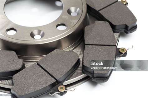 브레이크 패드와 브레이크 디스크흰색 배경에 격리 이미지 차에 대한 스톡 사진 및 기타 이미지 차 0명 강철 Istock