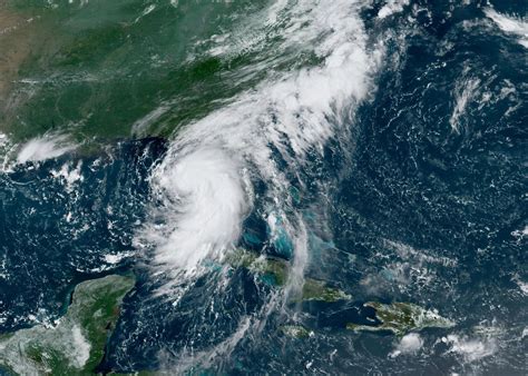 Ураганът „Деби“ връхлетя Бедствено положение във Флорида Джорджия и Южна Каролина