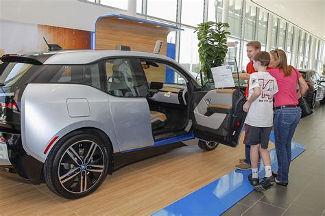 Bmw Gives Pgande Customers 10000 Electric Car Discount