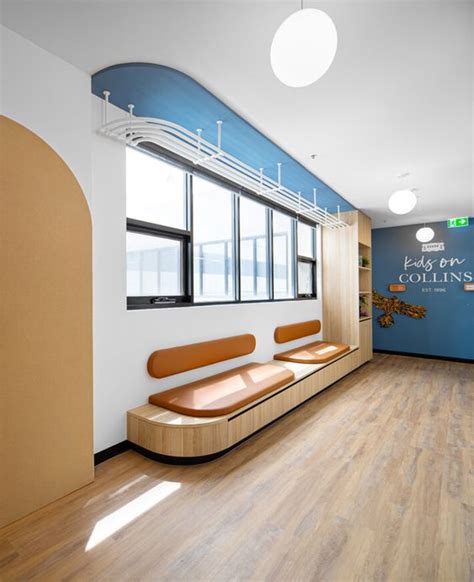 Начальная школа дизайн коридора в 2025 г Начальная школа Школа Интерьер