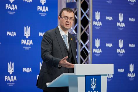 Данило Гетманцев В Україні вдосконалення торгівлю вживаними авто Політична партія «Слуга Народу