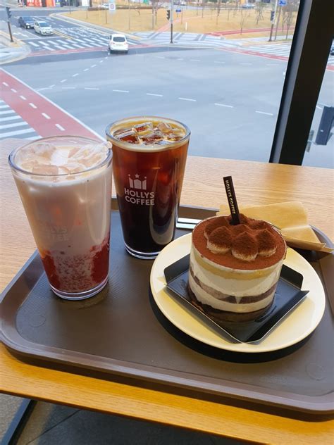 충남도청 카페 할리스 커피 설향 딸기 라떼 취향저격 네이버 블로그