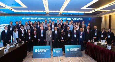 Анхдугаар Үндсэн хуулиа баталж Бүгд Найрамдах Улсаа тунхагласан нь