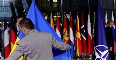 Потрібна зброя зброя і зброя Україна просить НАТО про допомогу