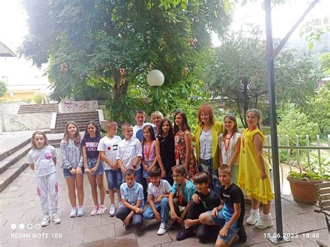 🌺Довиждане 4 ти клас Здравей 5 ти клас С много настроение и малко тъга учениците от Iv Б клас