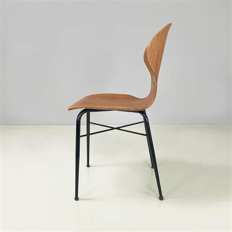 Italian Mid Century Modern Chair In Curved Wood And Black Metal 1960s