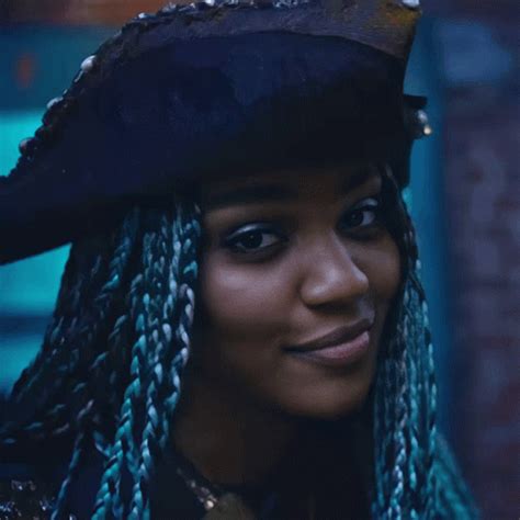China Anne Mcclain Uma Gif China Anne Mcclain Uma Descendants Discover Share Gifs