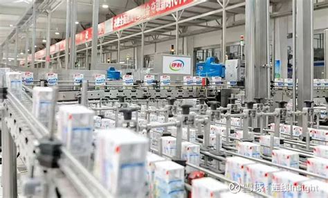 乳企的数智化转型如何做？伊利联手瓴羊给出最优解 文 陈锋、王慧莹 编辑 子夜 在位于呼和浩特的 伊利 现代智慧健康谷，当你走进敕勒川生态智慧牧场，会看到这样一幅景象：每 雪球