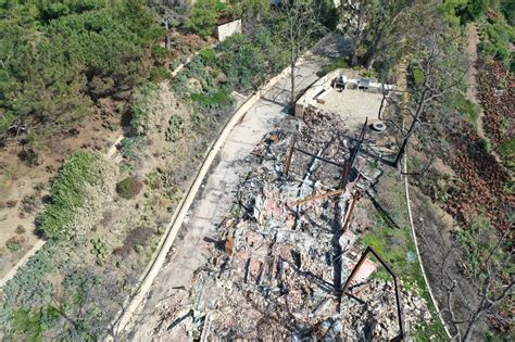 Мел Гібсон відроджує з попелу свій маєток у Малібу знищений масштабними пожежами в Каліфорнії