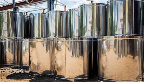 환기 파이프 창고 강관 창고의 산업 에어컨 시스템을위한 공기 덕트 건설을위한 부품 산업용 기도 환기 장비 및 배관 시스템 0명에 대한 스톡 사진 및 기타 이미지 Istock