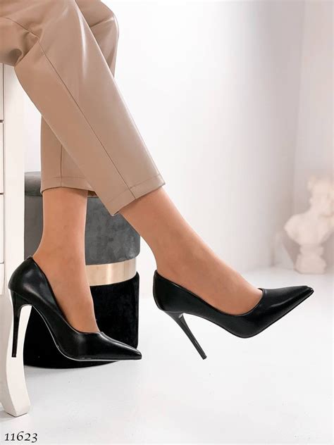 Купити Туфлі лодочки човники на каблуку чорні шкіряні 36 37 38 39 40 ціна 1299 ₴ Prom Ua Id