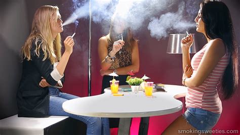 Merys Smoking Girl Friends Smokingsweeties