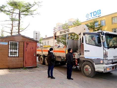 Их сургуулийн гудамжинд зөвшөөрөлгүй байршуулсан ТҮЦ үүдийг албадан нүүлгэлээ