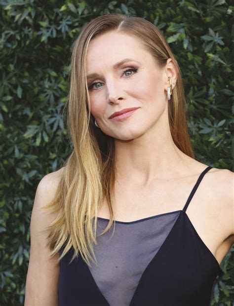 Kristen Bell Graces Fairlady Cover For Januaryfebruary 2025 Issue