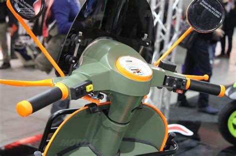 Lóa mắt với dàn xe Vespa PX màu mè