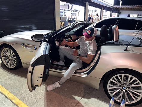 Andy Gulez Andy Gulez Added A New Photo — In Cali Colombia