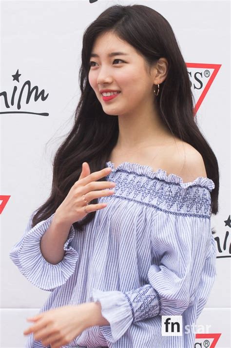 [포토] 수지 ‘오프숄더로 시원한 패션 헉스